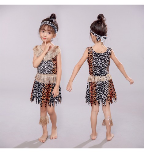 Boy girls leopard Primitive tribe savages wilde man Native African ...