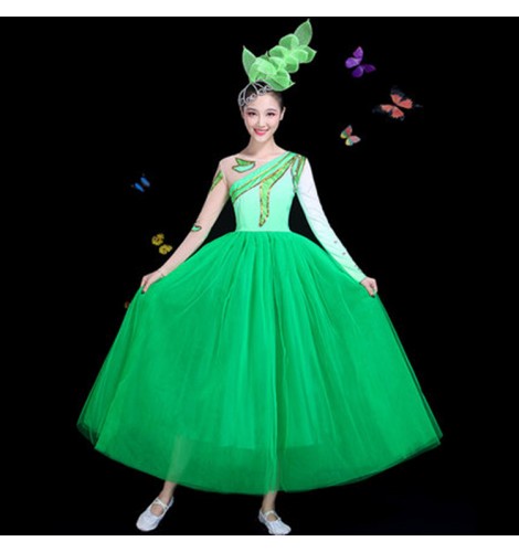Women's modern dance singers chorus dresses drama photos video cosplay ...